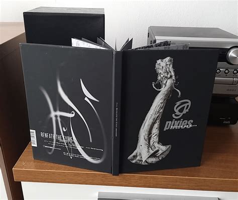 Pixies Beneath The Eyrie 2019 Review Reseña Music Data Blog
