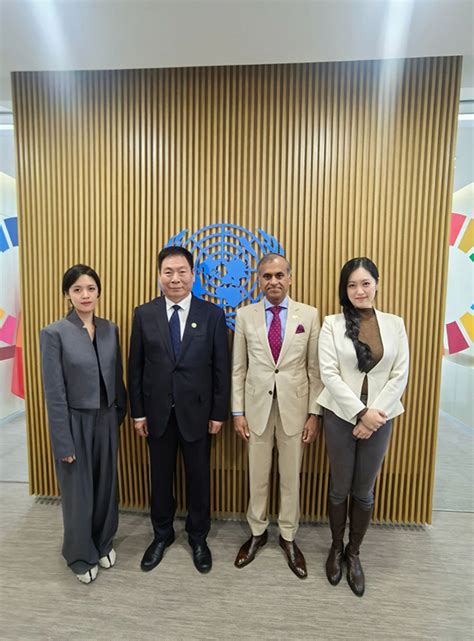 商会一行拜访联合国驻华协调员常启德