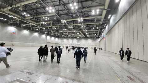 던전앤파이터 No1 커뮤니티 던전앤파이터 게임조선 잡담 옆 전시장에서 디렉터랑 정준이랑 성캐가 이야기중