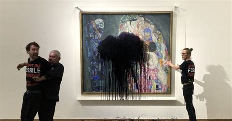 클림트 작품에 검은 액체기후 활동가들 또 명화 테러