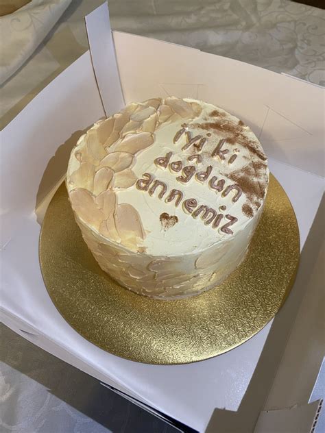 Pastacılığa Yeni Başlamış Biri Olarak Pastalarım Nasıl Görünüyor