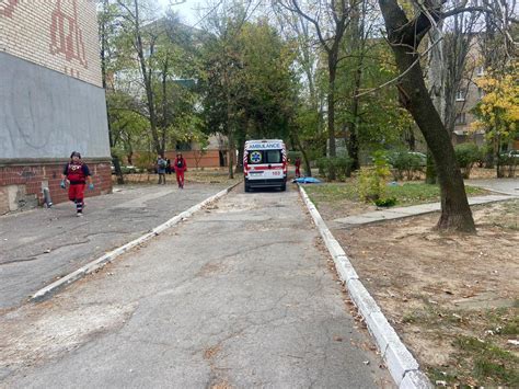 Росіяни обстріляли центр Херсона загинула співробітниця міської адміністрації