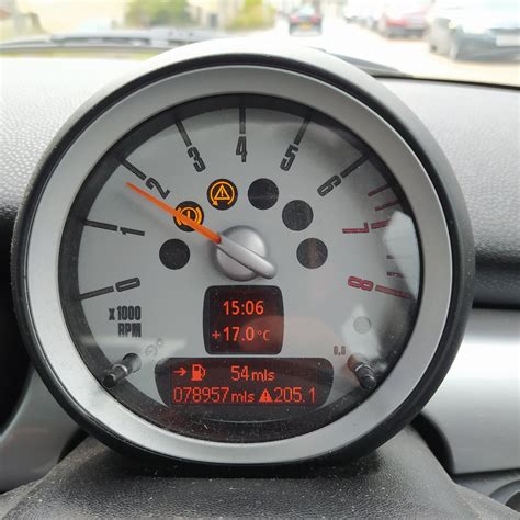What Does The Yellow Warning Light Mean On A Mini Cooper