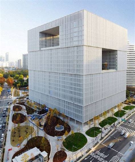 [상장기업분석]아모레퍼시픽 디지털전환 체질 개선 관건 전자신문