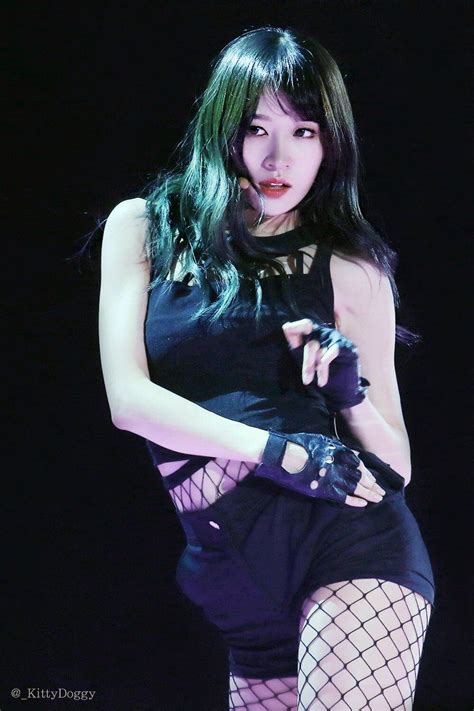【画像】貧乳美少女さん、とんでもないハイレグ水着を着てしまうww Kpop Girl Groups Korean Girl Groups Kpop Girls Girl Day