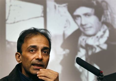 Dev Anand S Son Suneil Says He Will Continue To Revive His Films Bollywood News India TV