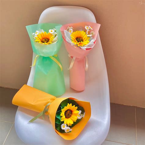 ช่อดอกทานตะวัน 1 มีให้เลือก 4 สไตล์ด้วยกัน เปลี่ยนสีกระดาษได้ Shopee Thailand