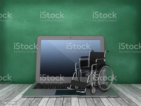 칠판 배경에 휠체어가있는 노트북 3d 렌더링 장애인 용에 대한 스톡 사진 및 기타 이미지 장애인 용 3차원 형태 가구