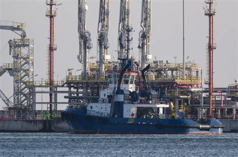 TERMINAL LNG Stock Image Image Of Offshore Establishment 173042985