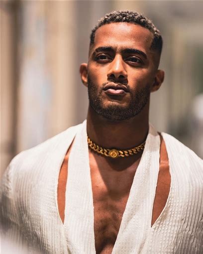 محمد رمضان يسعدني المشاركة في المناسبات الوطنية وأتمنى الغناء في