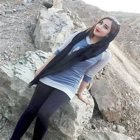 Pin On Quick Saves Iranian Women Iranian Girl Nursing Fashion