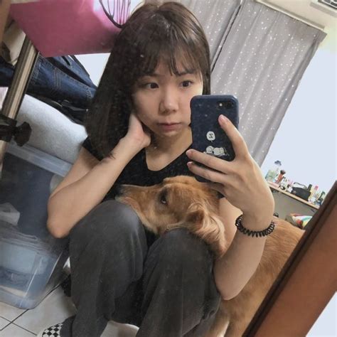 以前在某國立大學當校護的時候，每個禮拜都會買1l牛奶放在共用的冰箱，因為我每天早上都會泡咖啡，然後每次隔1 2天就會被用到只剩一口的量，雖然我覺得大家都會泡咖啡想加一點我的牛奶也沒關係，反正我