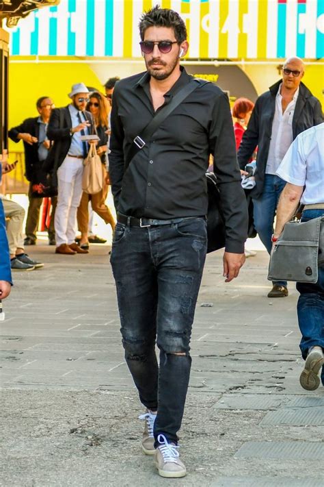 黒シャツ コーデ メンズ特集！シックな着こなしとおすすめのアイテムを紹介 メンズファッションメディア Otokomae 男前研究所