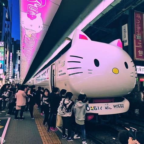 Hello Kitty Train Rweirddalle