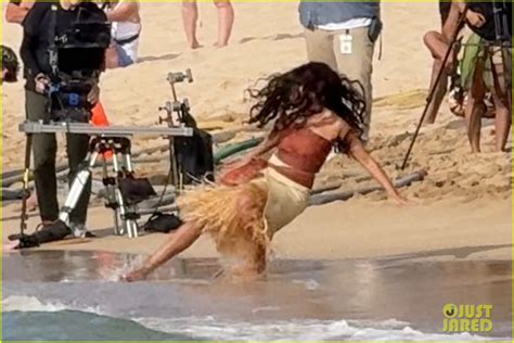 Moana Live Action Movie Set Photos Catherine Laga Aia Films Beach Scene In Hawaii Photo