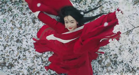 《墨雨云间》大结局：薛芳菲和萧蘅一家三口，不寻常的情侣