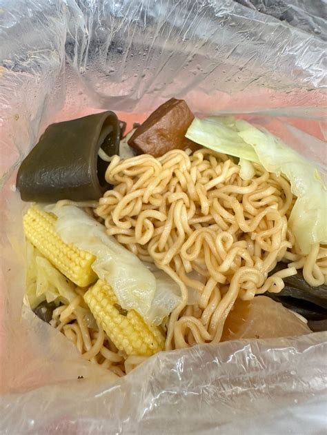 我從11點就沒搶到我的JOGUMAN悠遊卡就算 然後12點也沒搶到阿妹的票 好的所以我已經想好我中午要吃什麼了 魯味 我是什麼都沒搶