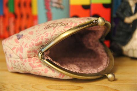 Angeline Handmade Corner 8 5cm Frame Bag 一片口金包 Paris Printed