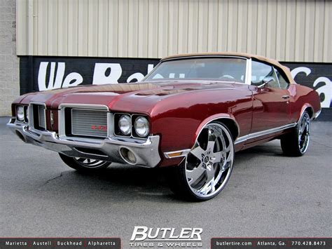 71 Oldsmobile Cutlass 442 With 24in Vellano Vtg Wheels Oldsmobile