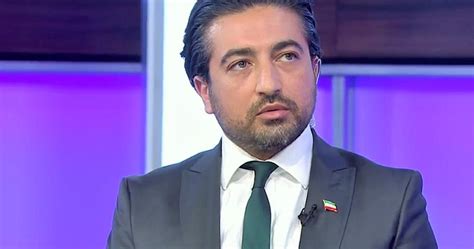 گذار به فردای ایران؛ دامون گلریز برای ساختن ایران وارد گفت‌وگو شویم