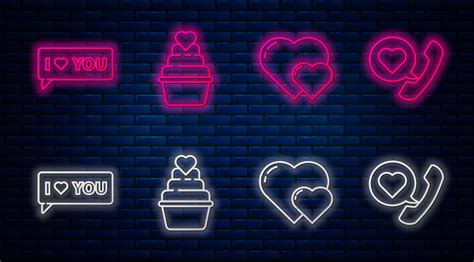 하트 하트 스피치 버블이 있는 세트 라인 웨딩 케이크와 하트 스피치 버블을 사랑합니다 벽돌 벽에 빛나는 네온 아이콘 벡터