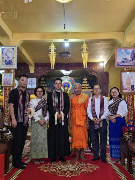 ឧកញ៉ា កែវ មុំ សម្របសម្រួលតំណាងសាសនាកាតូលិ ចូលថ្វាយបង្គំសំដែងវឌ្ឍនកិច្ចសម្ដេច ណយ ច្រឹក