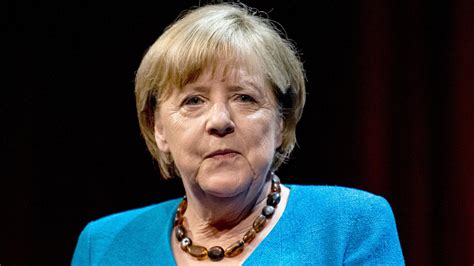 Verdienstorden Der Bundesrepublik Steinmeier Merkel Hat Deutschland