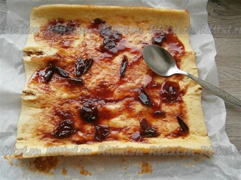 Рулет из сгущенки на скорую руку 10 фото в рецепте