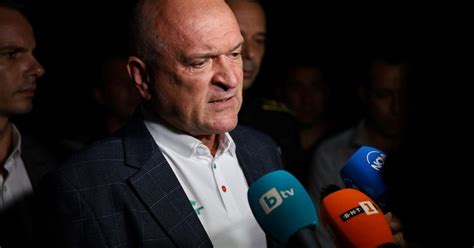 ГОРЕЩО В ПИК Tv Главчев с първи думи след като взе мандата не каза дали ще смени вътрешния