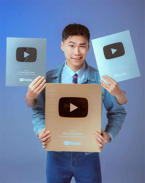 bí quyết xây kênh đa nền tảng của thầy giáo dạy nhảy nhận nút vàng youtube