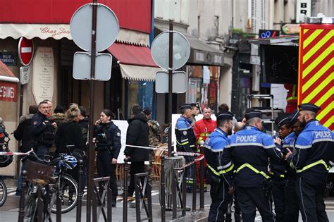 Fusillade à Paris Le Principal Suspect Soupçonné De Plusieurs