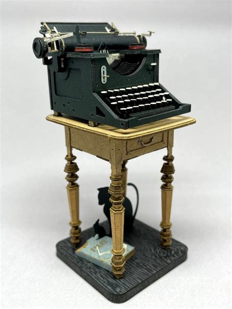 타자기 종이모형