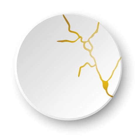 70 Gold Egg Crack Fotos De Stock Imagens E Fotos Royalty Free Istock