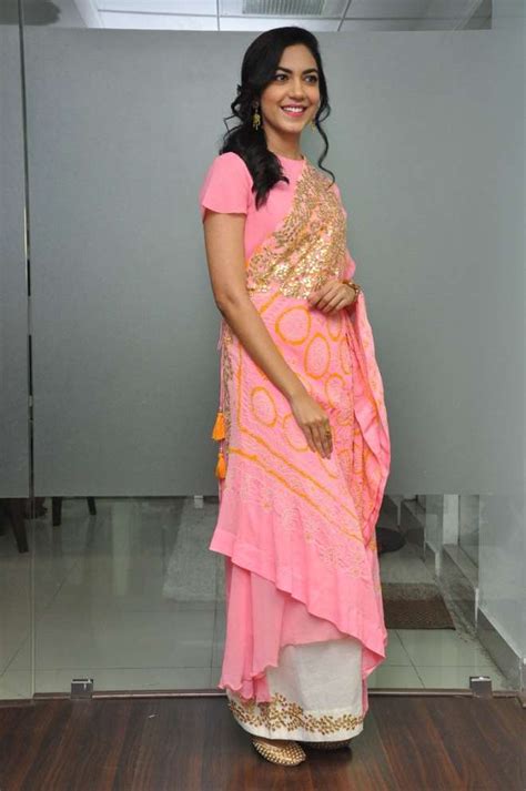 Reetu Varma Photos Find Latest Hd Images Pictures Stills And Pics