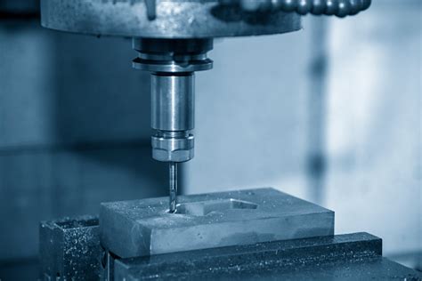 단단한 볼 엔드 밀 공구로 금형 부품을 절단하는 Cnc 밀링 기계 0명에 대한 스톡 사진 및 기타 이미지 0명 Cnc 장치 강철 Istock