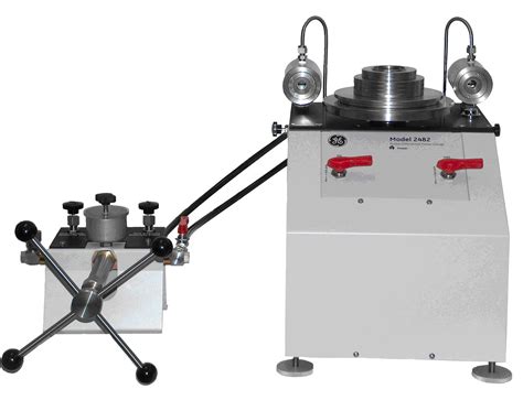 2482 Differential Piston Gauge Fluke