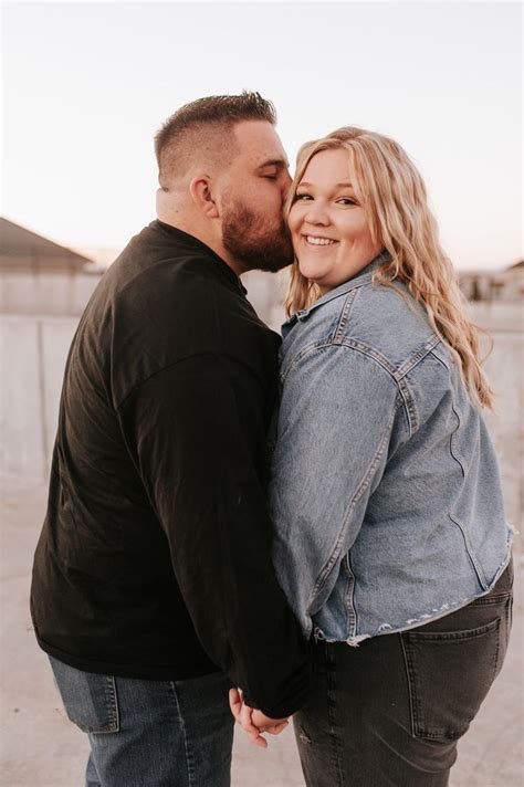 Pin By Leslie Ann On Photography Couple Photoshoot Poses Couple