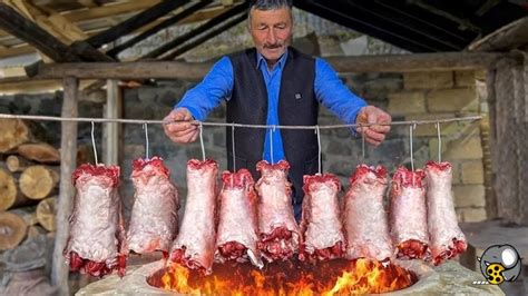 کباب کردن هیجان انگیز ۹ گردن گوسفند در تنور وسط خانواده روستایی آذربایجانی فیلو