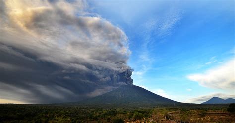 Volcano Mount Agung Bali Indonesia Erupting Photos