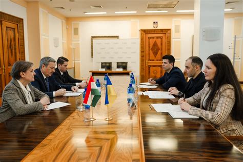 Відкриють новий пункт пропуску між Україною та Угорщиною Україна інфо