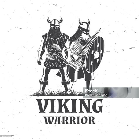 바이킹 전사 로고 배지 스티커 벡터 일러스트 레이 션입니다 엠블럼 라벨 및 패치용 이중 도끼 전투 검 및 둥근 방패가 있는 헬멧을 쓴 흑백 스타일 바이킹 0명에 대한 스톡