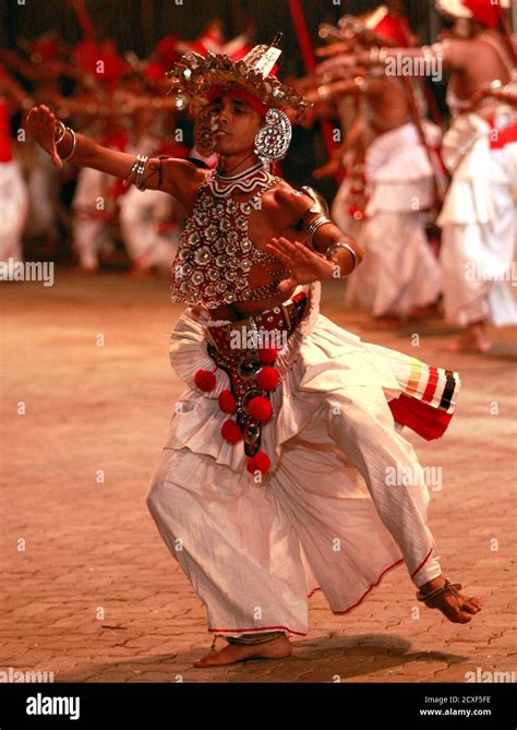 Kandyan Dance Performance Hi Res Stock Photography And Images Alamy