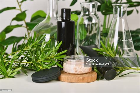 천연 스킨 케어 뷰티 제품 바다 소금 바디 스크럽 및 과학 실험실 유리 제품을위한 유기농 식물학 추출 브랜딩 모형을위한 블랭크