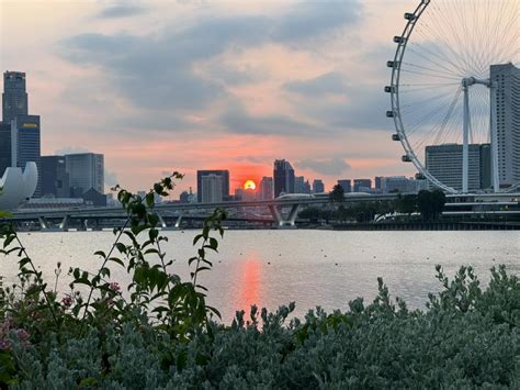 စလုံး ဝုန်းဒိုင်းကြဲ Facebook