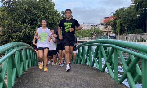 ชัชชาติ นำวิ่ง วิ่ง วิ่ง ออกกำลังกายตี 5 สำรวจเส้นทางสวนลุม เลียบคลองไปลำสาลี Matichon Online