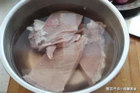 做酱牛肉，焯水后多加“1步”，牛肉鲜嫩好吃，入味有嚼劲东方养生频道东方养生