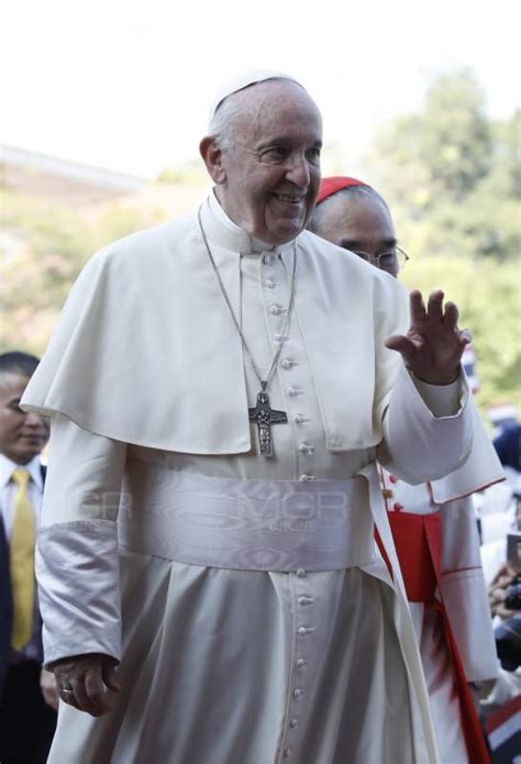 ประมวลภาพ “โป๊ปฟรานซิส” เสด็จวัดนักบุญเปโตร คริสตชนเฝ้าฯ รอรับเสด็จจำนวนมาก