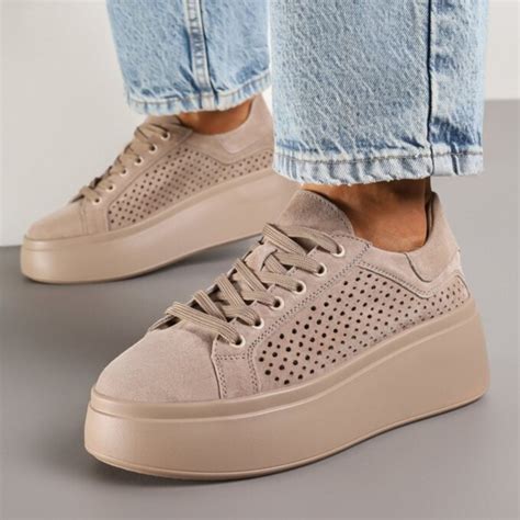 Дамски бежови кожени кецове с перфорация и дебела подметка от естествена кожа Genzona Bg