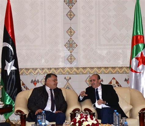 كونا وزيرا داخلية الجزائر وليبيا يتفقان على اعادة فتح المعابر وتدريب