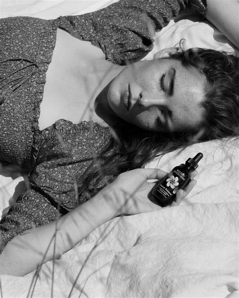 Elise Eberle 05 04 2023 • Celebmafia